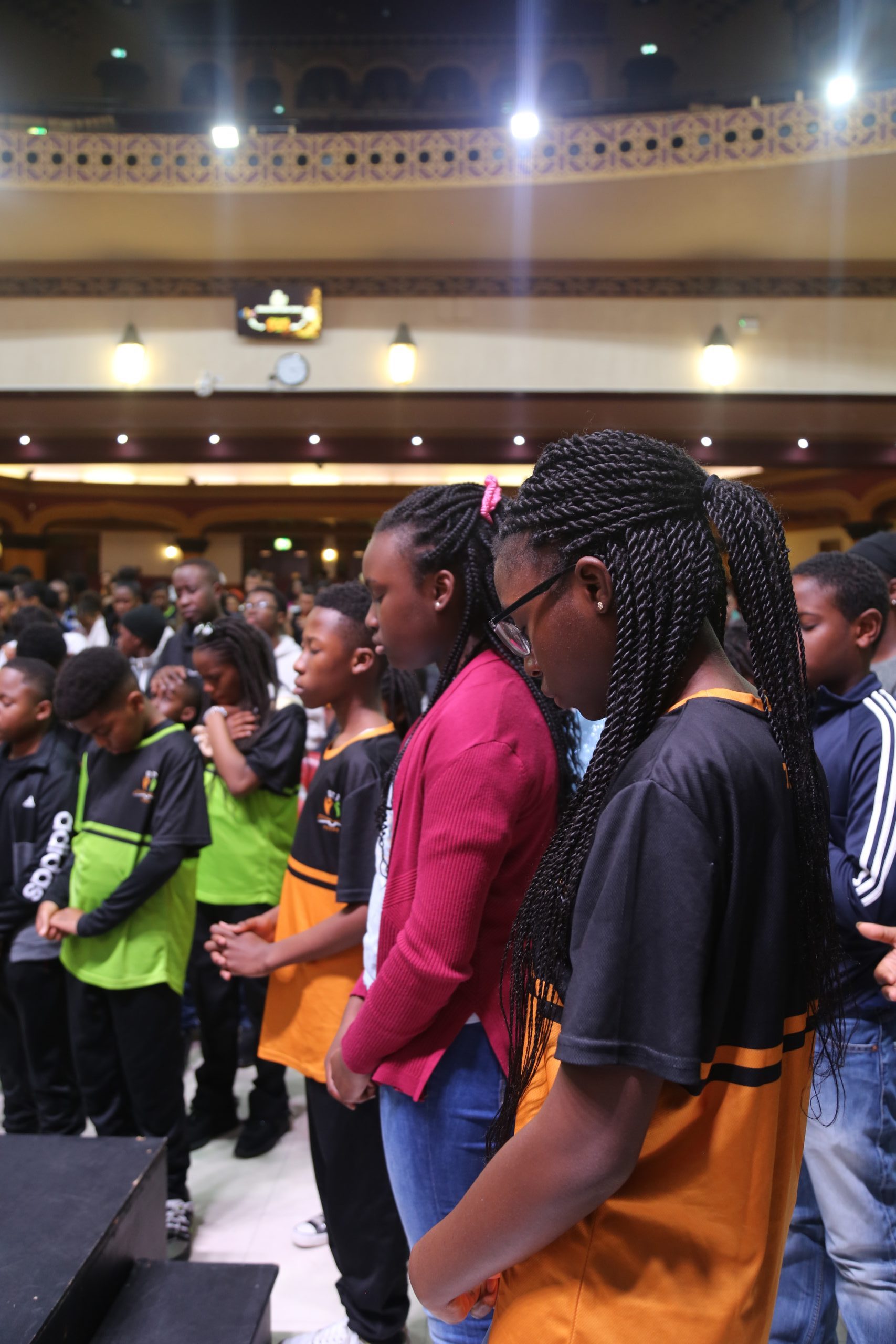 Día de graduación del UTF - UCKG Centro De Ayuda