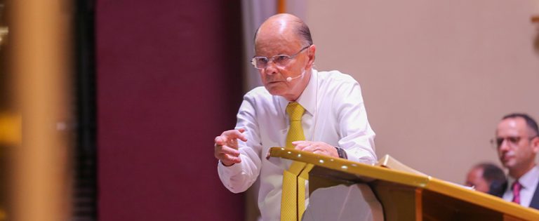 Visita misionera del obispo Macedo - UCKG Centro De Ayuda